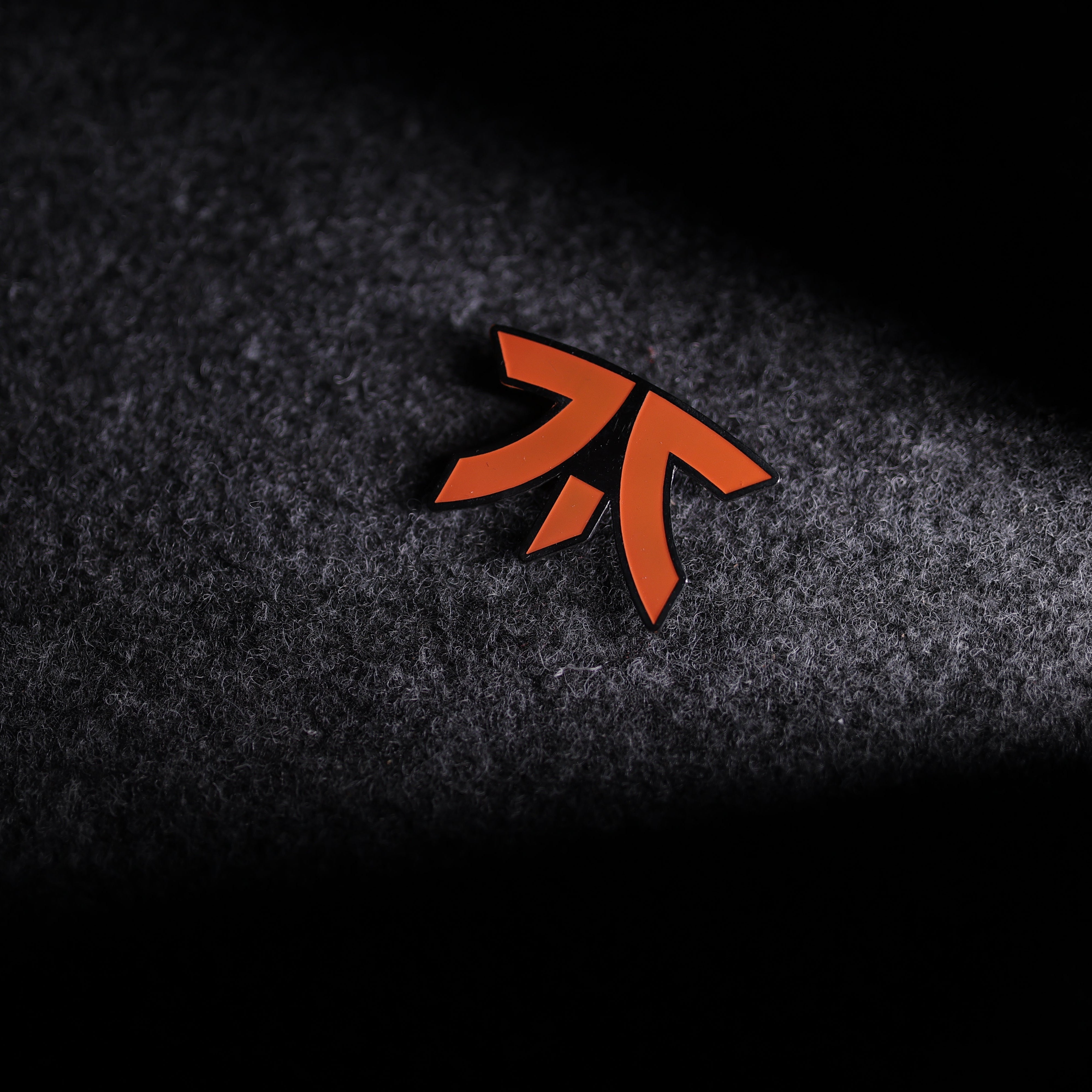 Fnatic Metal Badge – Esports Crafting House